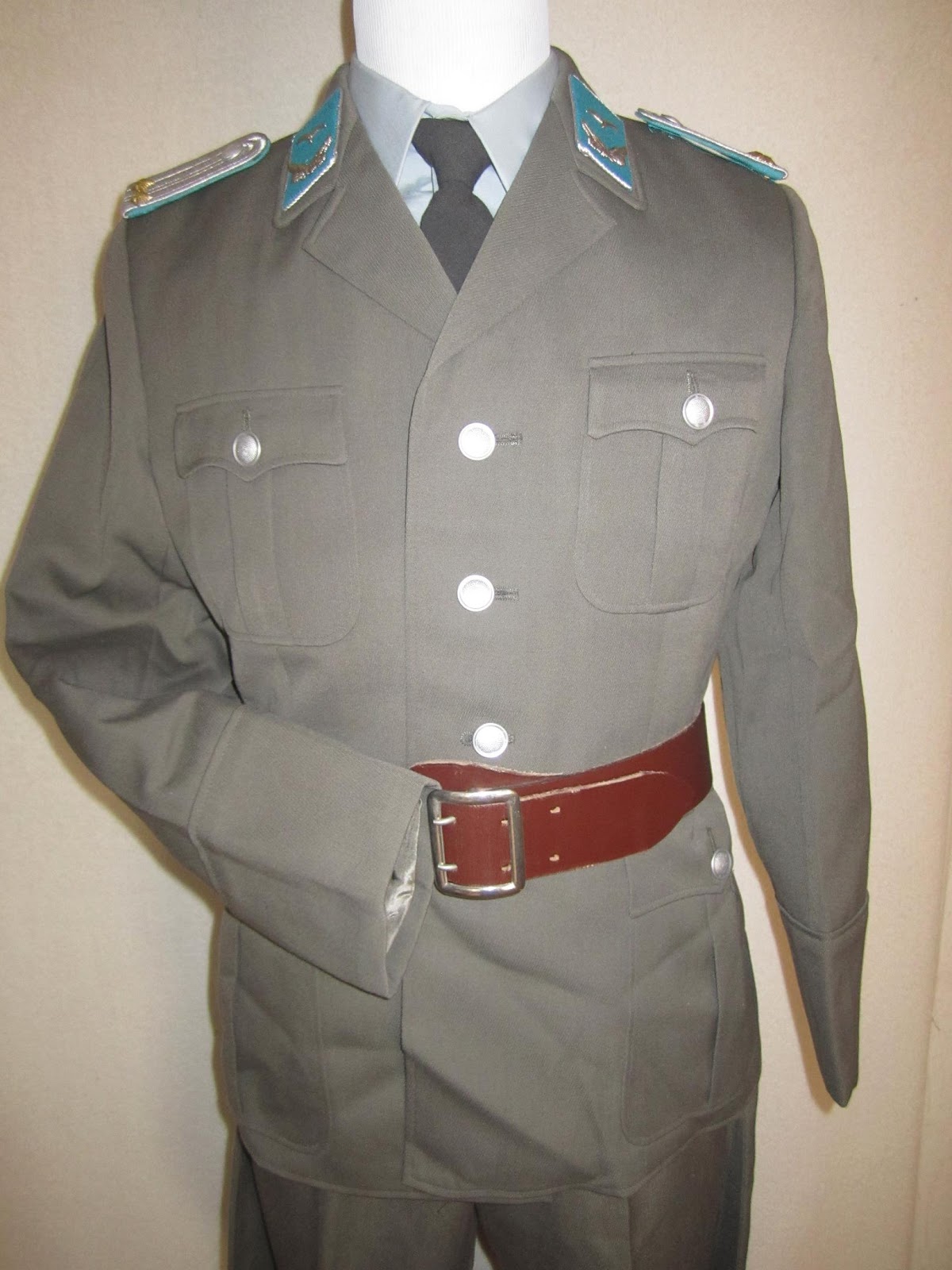 Uniformen der DDR: April 2012