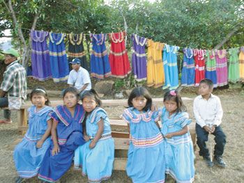 Viajes Skellington: Indegenas Madugandi (Turistico)