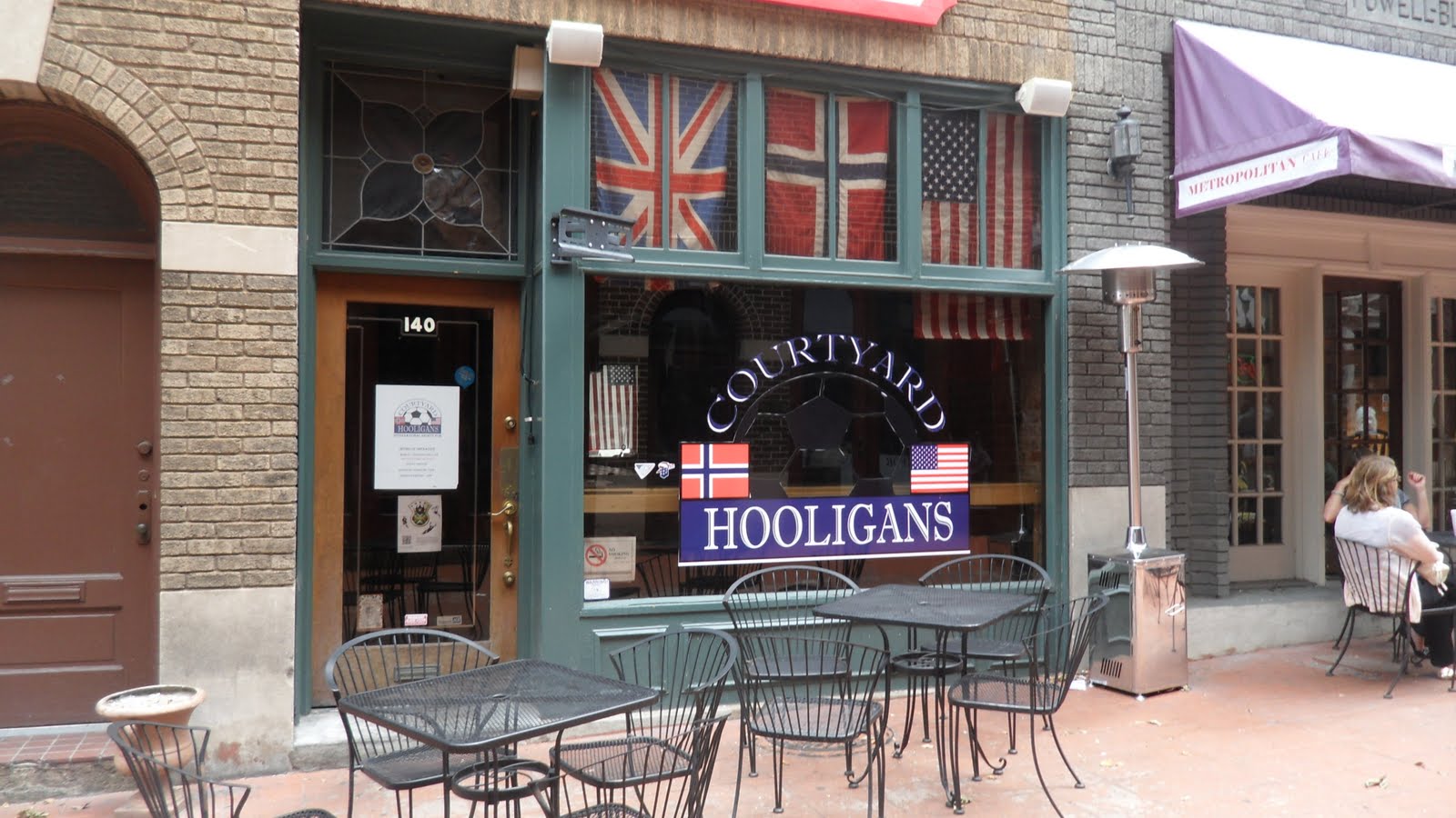 30 Bars in 30 Days: Courtyard Hooligans serves up cold beer, low key ...