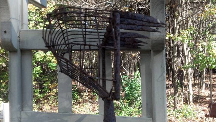 Log Cabin Antiques & Gifts: Rusty clamming rake