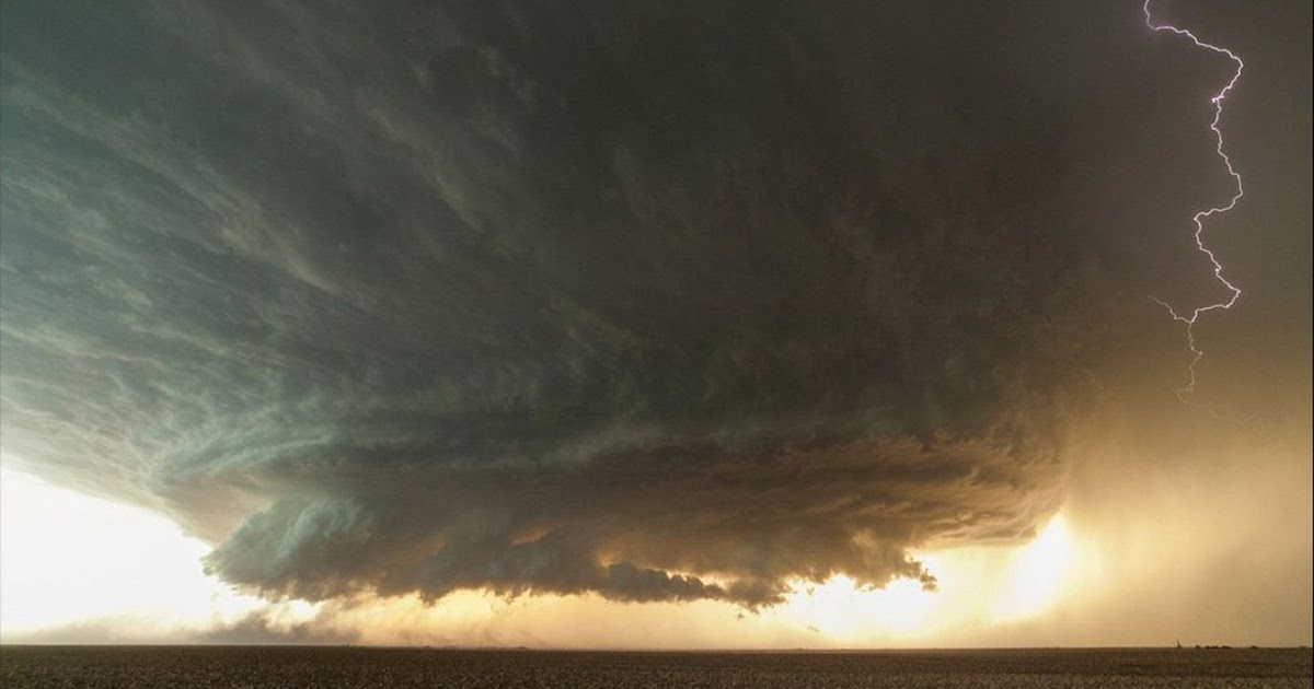 Supercell and Lightning over Texas | Earth Blog