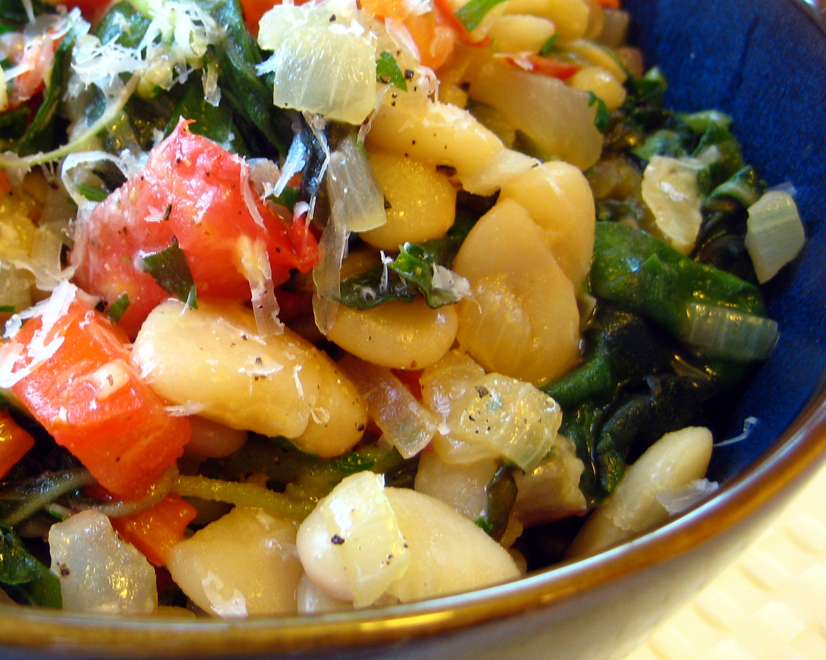 Cook Food. Mostly Plants.: Butter Beans with Sweet Peppers and Tomato