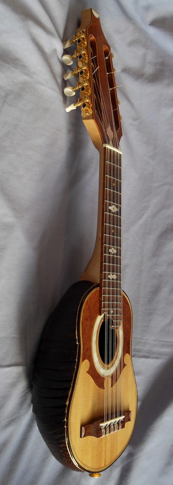 joel peyton, luthier: el charango