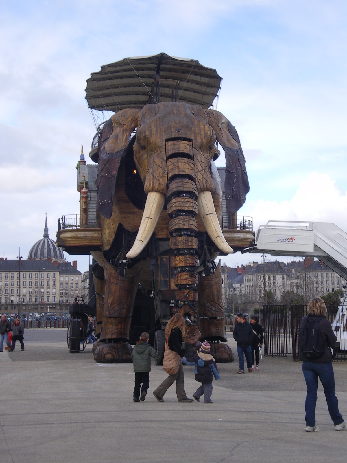 ...It rings a bell...: Les Géants