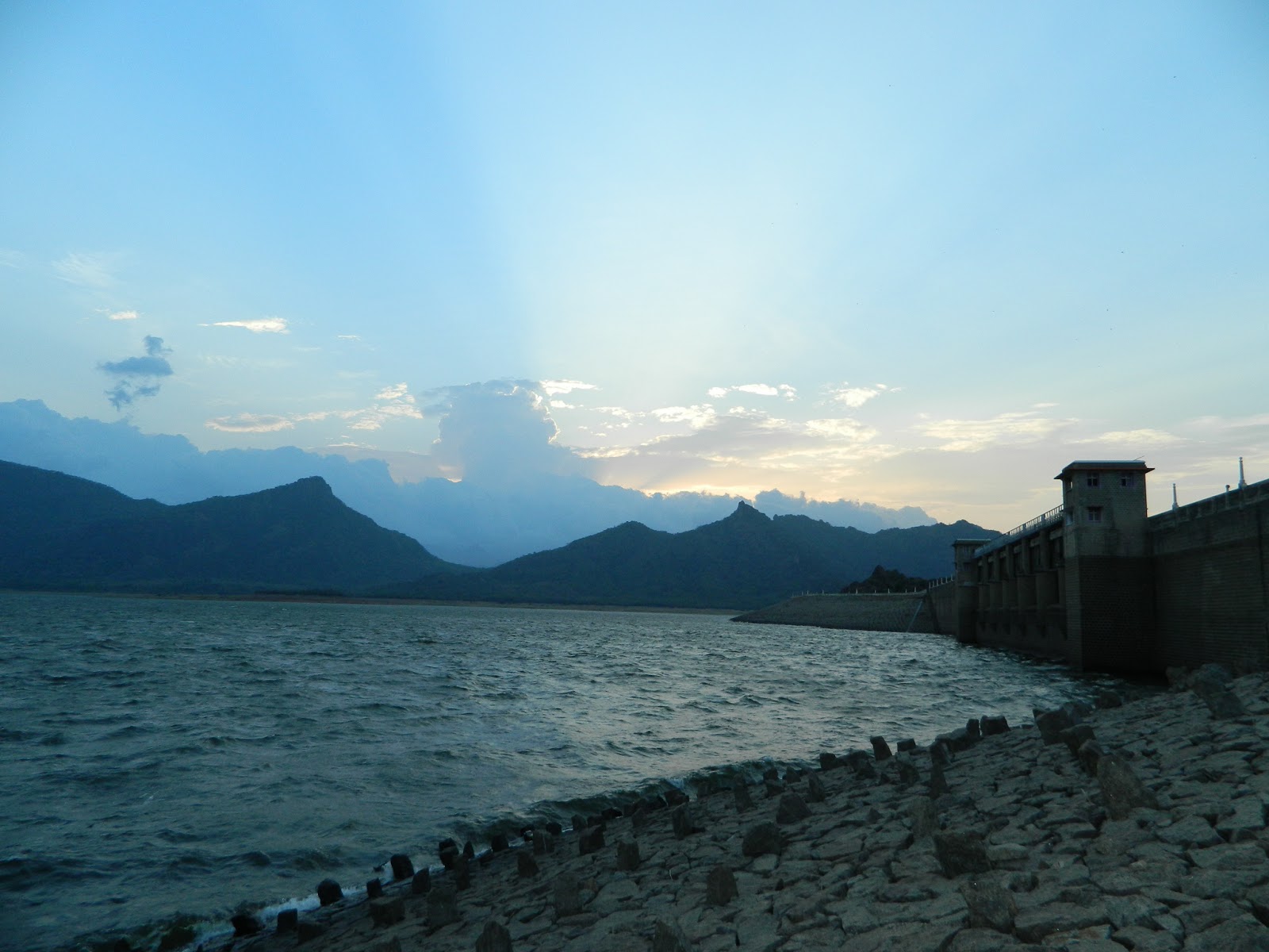 Tamilnadu Tourism: Manimuthar Dam, Kallidaikurichi