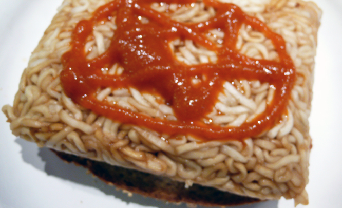 DECENT FOOD!: Ramen Sandwich