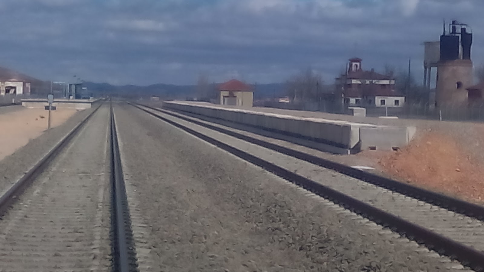 Adif construye un cargadero de balasto en Caminreal