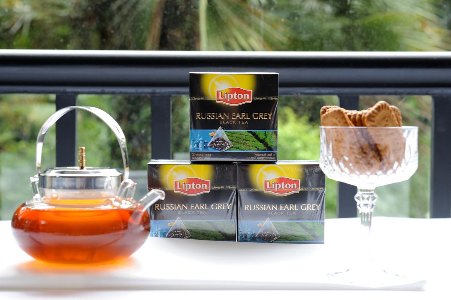 Aromatic Lipton Pyramid Tea