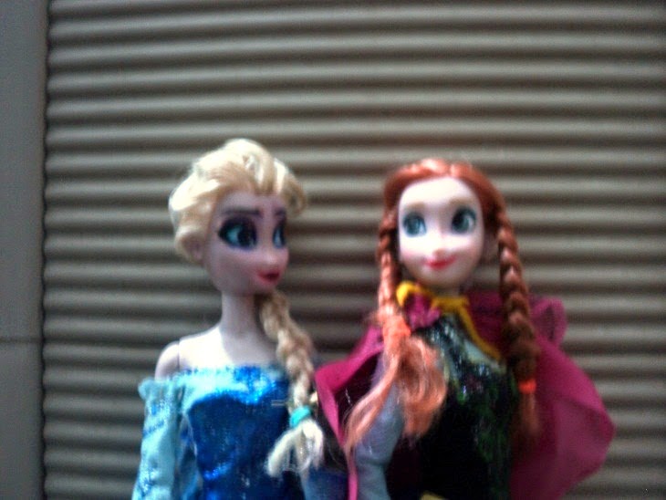 Knocked-off!: Bootleg Doll Review : Bootleg 12" Anna from Frozen Doll