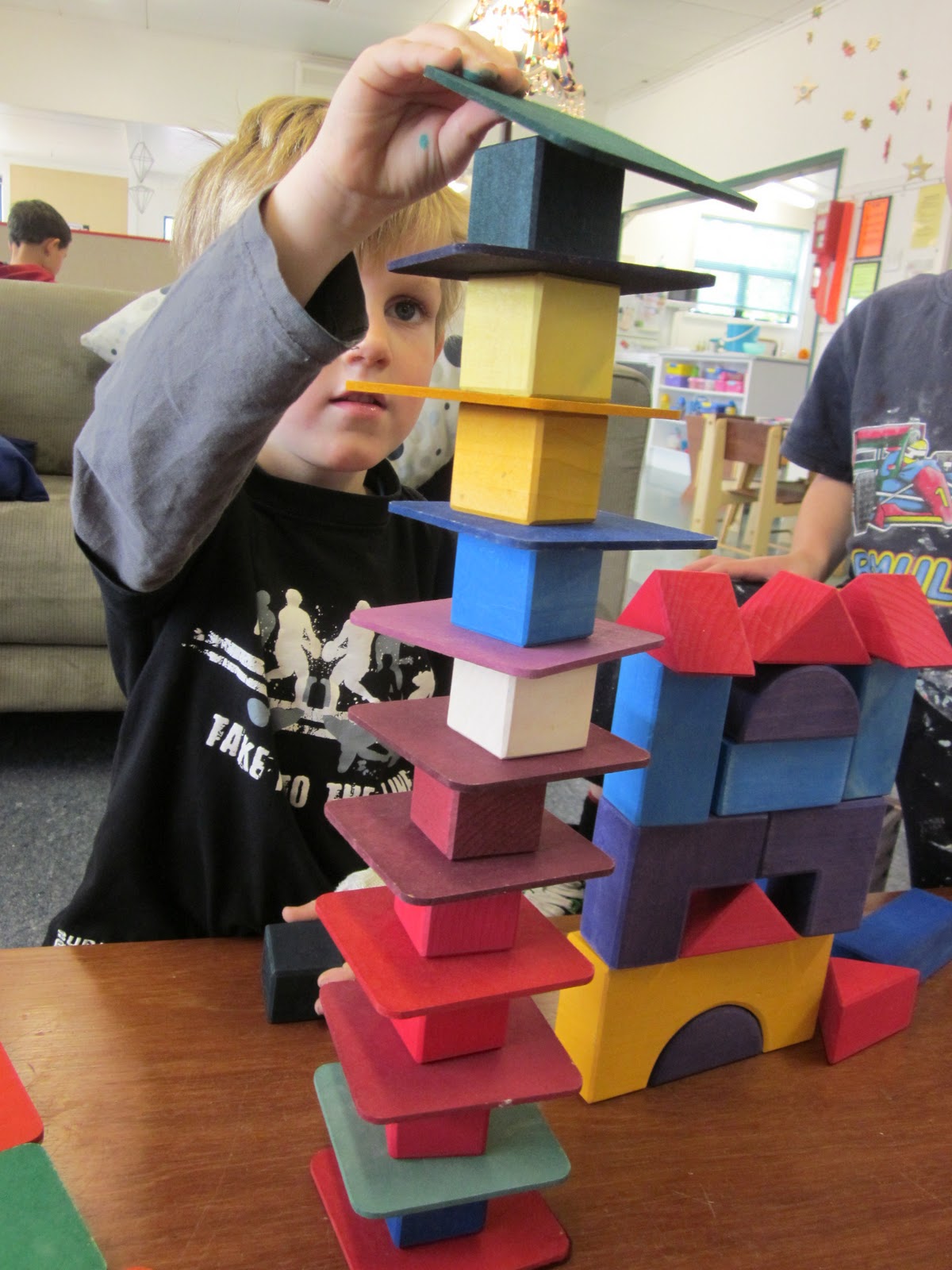 Mairtown Kindergarten: Blocks and more blocks....