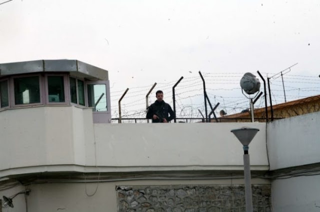 Two Albanians escaped from Korydallos Prison in Athens by cutting the ...
