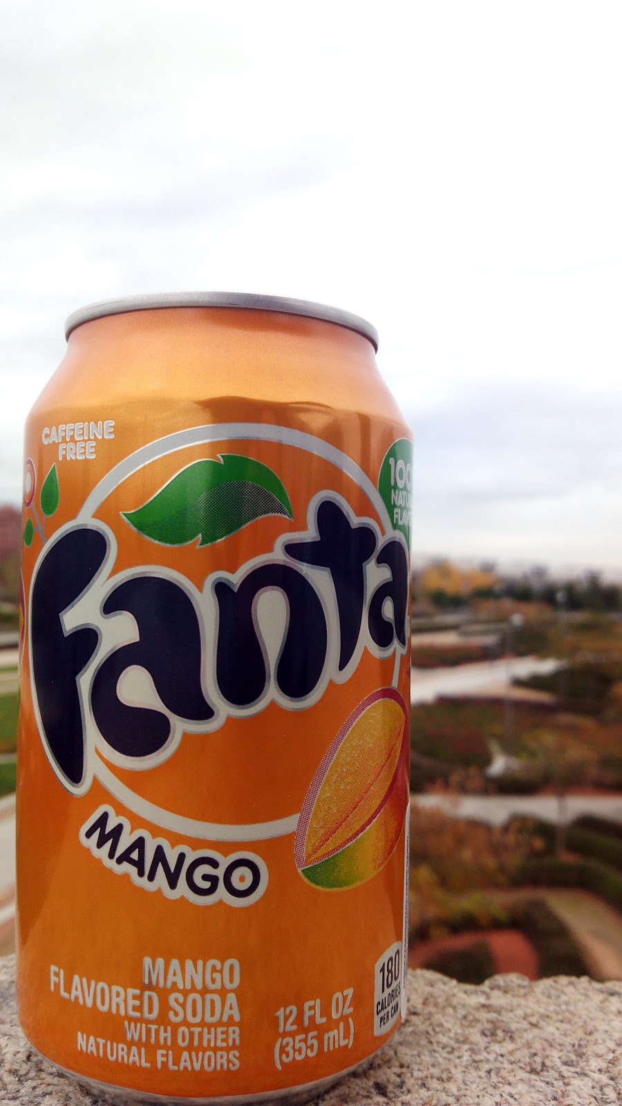 Fanta en un Mundo Fantástico: ¡Sabor tropical a mango en Madrid!