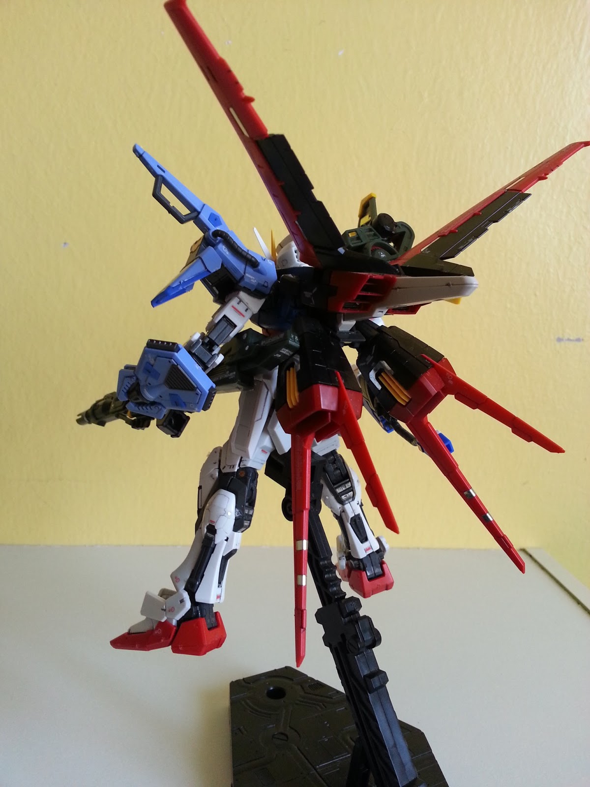 Lightning Quantum's Base: Review: RG 1/144 Lancher Strike / Sword ...