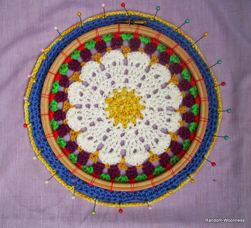 Random Wooliness: Daisy Mandala
