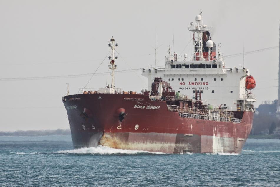 Michigan Exposures: The Sichem Defiance Passes St Clair