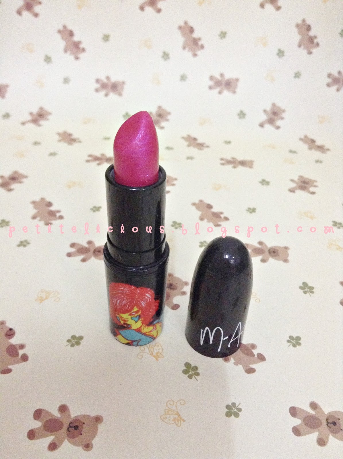 Petite Vanille: Review : FAFI for MAC Fun 'n' Sexy Lipstick