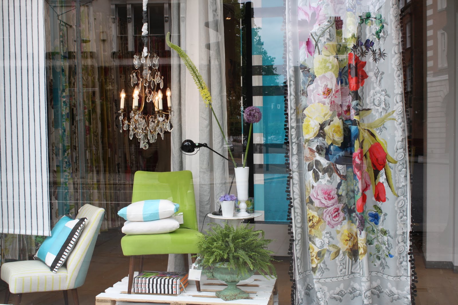 A Blind Pash Interiors: Designers Guild - Kings Road