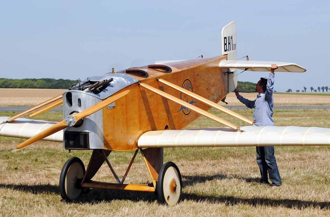 nhungdoicanh II: Avia BH-1