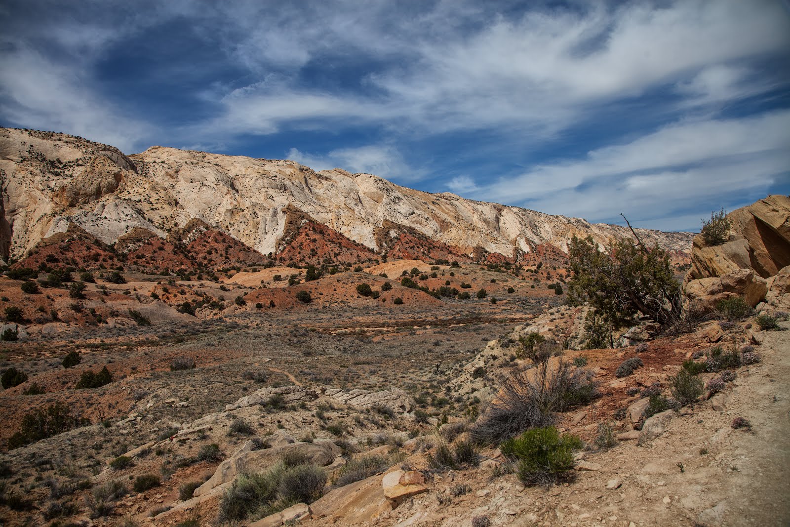 Walking Arizona: The Waterpocket Fold Unfolds