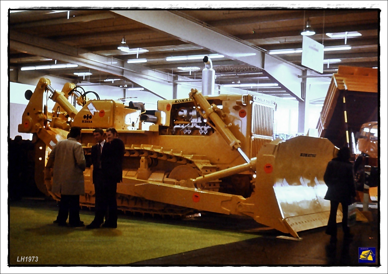 Bagger Galerie Construction Machines: Komatsu D355-A Planierraupe ...