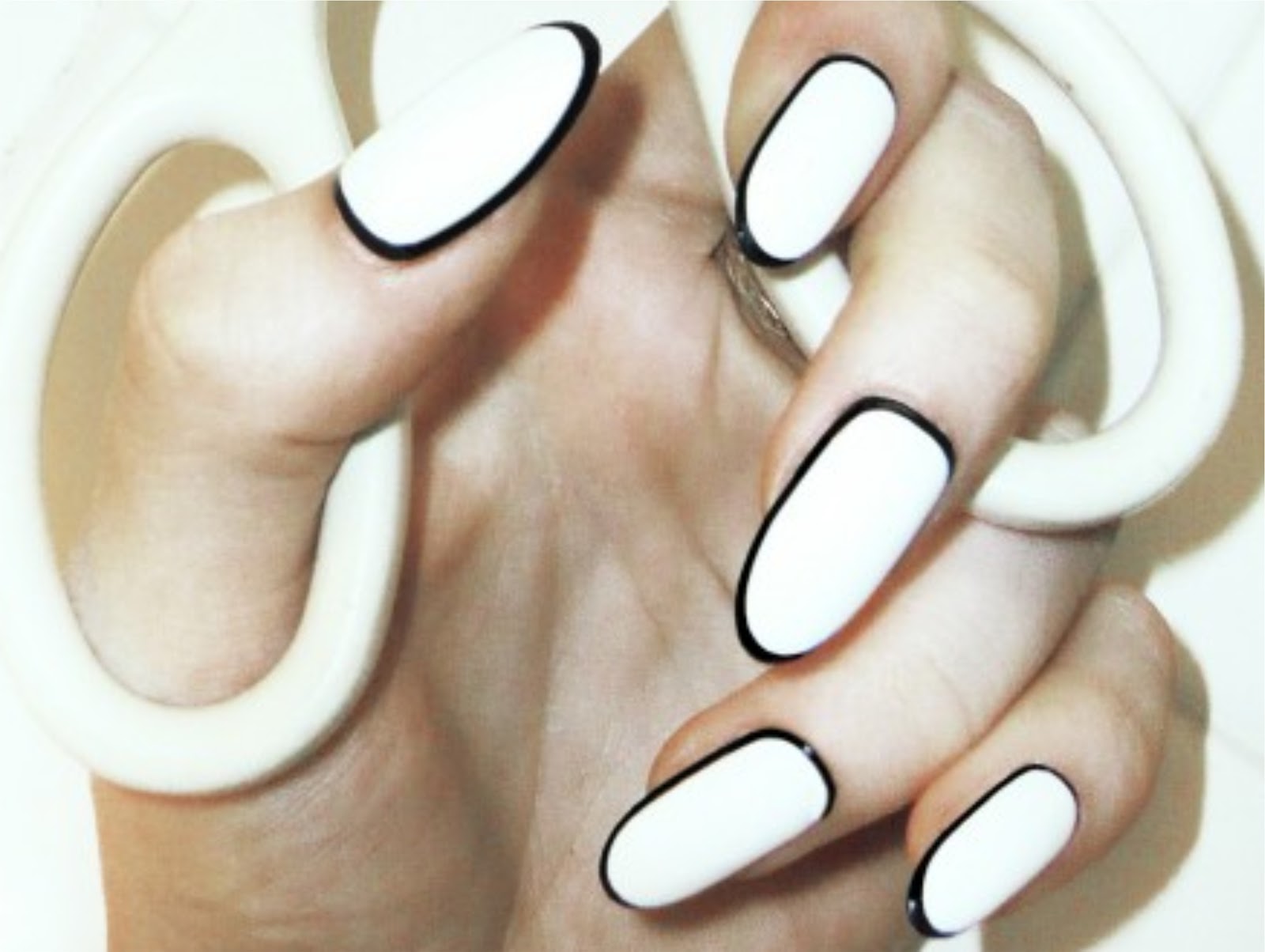 Charme mulher!: Tendecia de esmalte:Border nails!