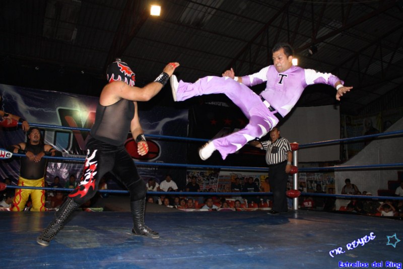 ESTRELLAS DEL RING.: En duelo de Escorpiones, El Rey Escopión inyecto ...