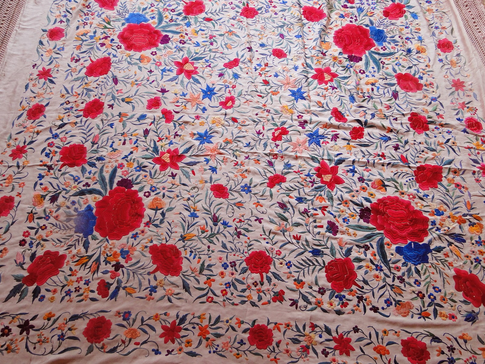 Buyer & Seller of Antique Lace, Fine Linens, Vintage Clothing, Haute ...