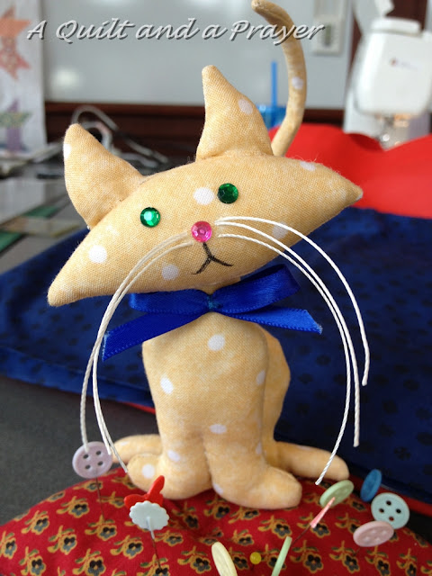 Patchouli Moon Studio: Cute Kitty Cat Pincushion