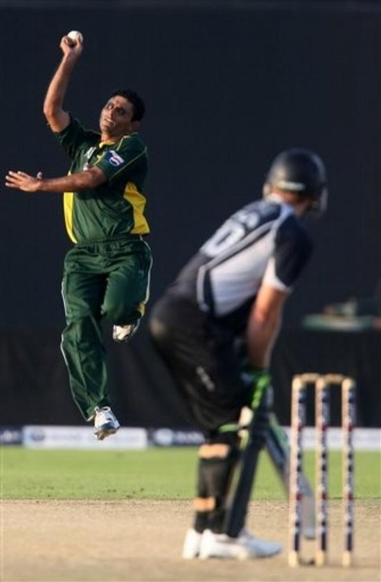 Pakistan Cricket Players: abdul razzaq cricketer