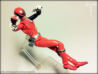 Ten Toy Gallery: Review: S.H.Figuarts Deka Red