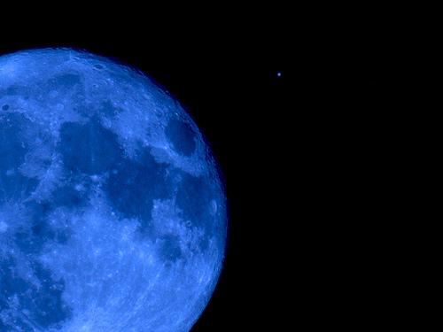 rosanadesiempre: "Luna Azul"