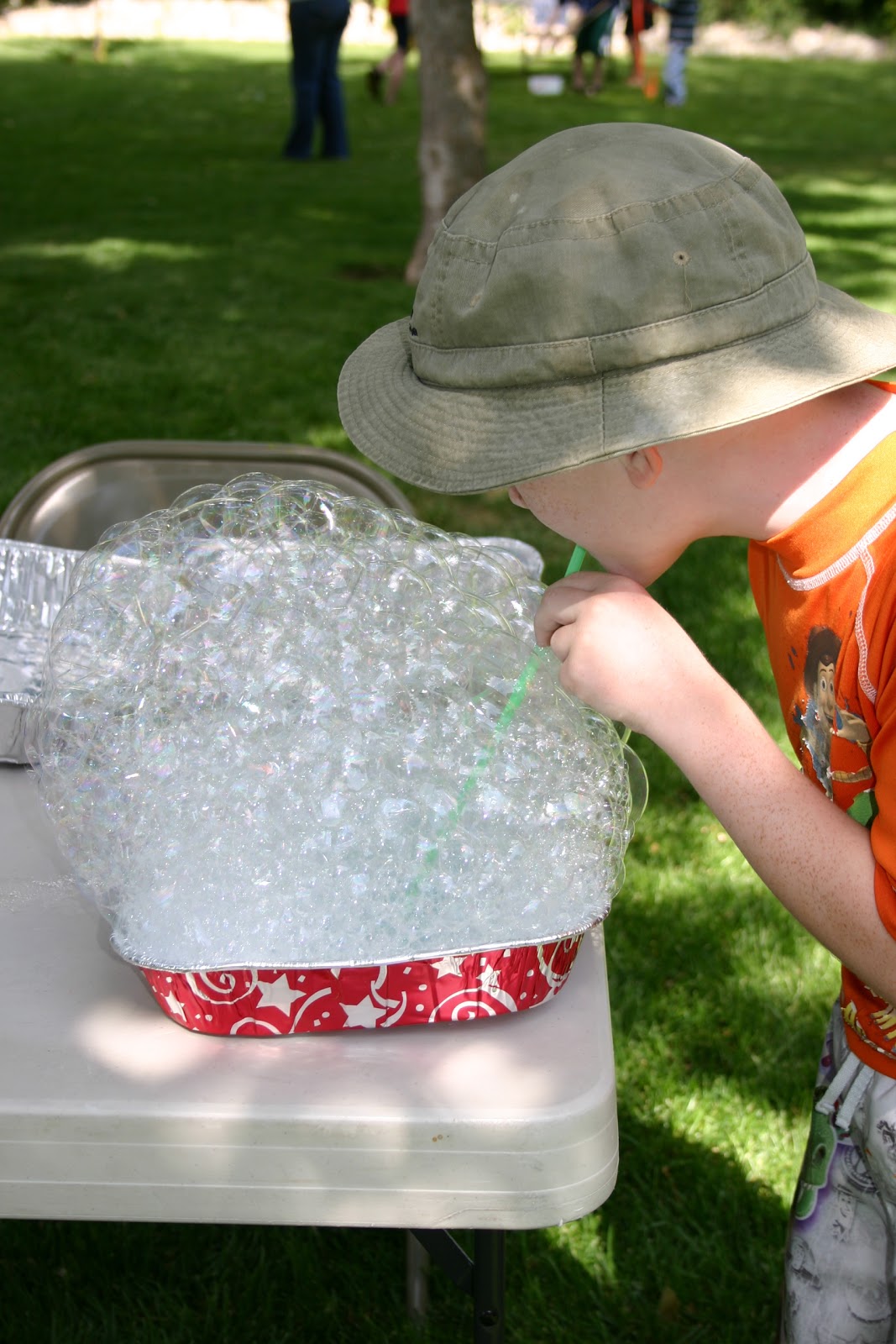 Puddle Wonderful Learning: Toddler Activities: Rainbow Bubble Blow ...