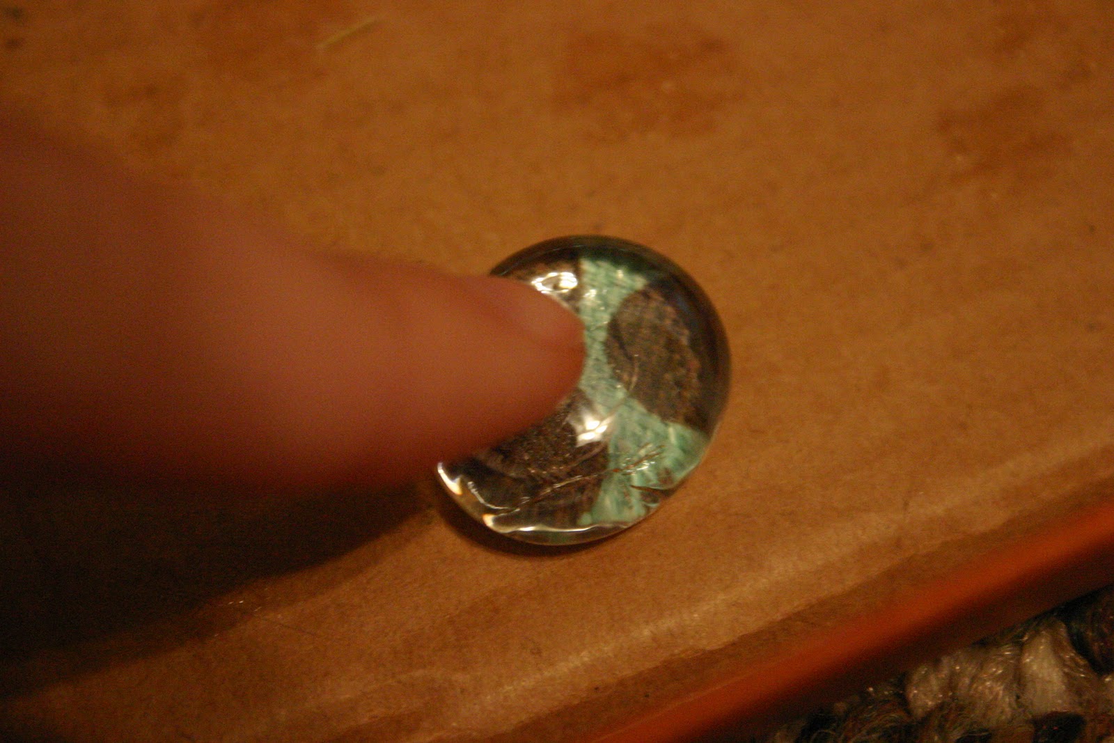 Claudie Belle Designs: Tutorial: Boutique Glass Push Pins or Magnets