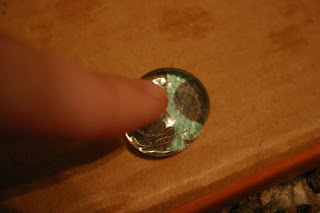 Claudie Belle Designs: Tutorial: Boutique Glass Push Pins or Magnets