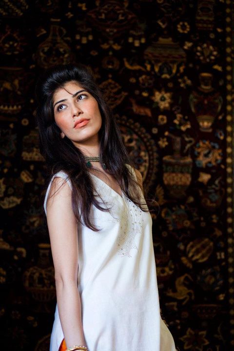 MG Fashion: KAASNI Eid Collection Featuring Saira Yousaf And sisters ...