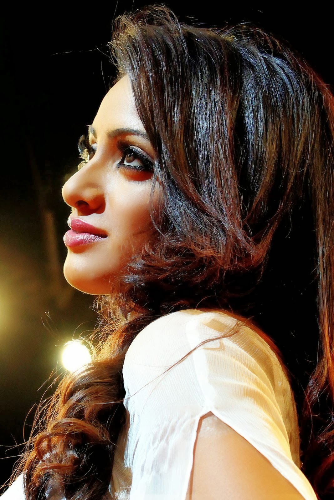 TV Anchor Udaya Bhanu Hot HD Wallpapers ~ High Resolution Pictures