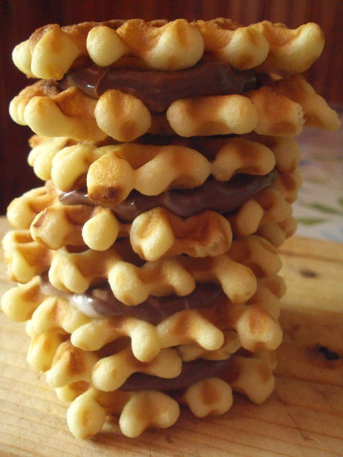 Cristina's world: Faguri cu crema de ciocolata