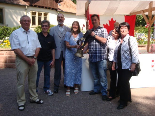 A-Schnitzel-and-a-glass-of wine: The German-Canadian Club's 40th ...