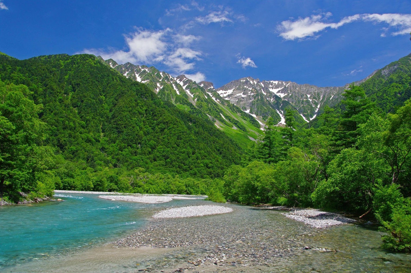 Traveleze: Seeking Shelter In the Natural Escapes of Japan