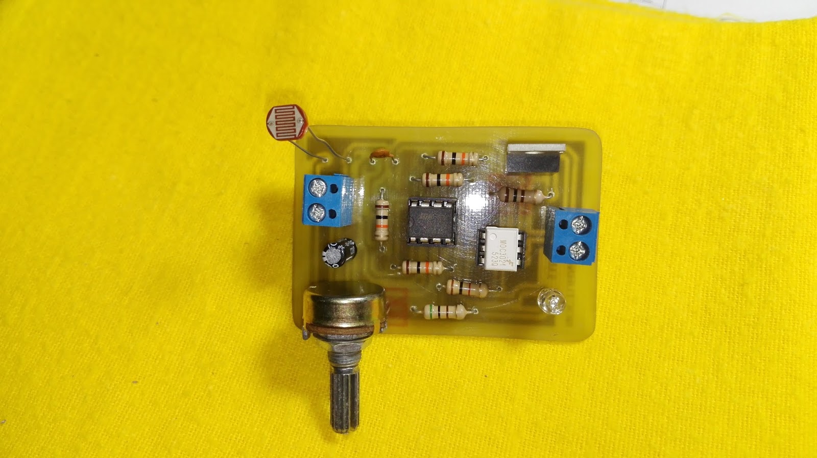 LUZ NOCTURNA AUTOMATICA.