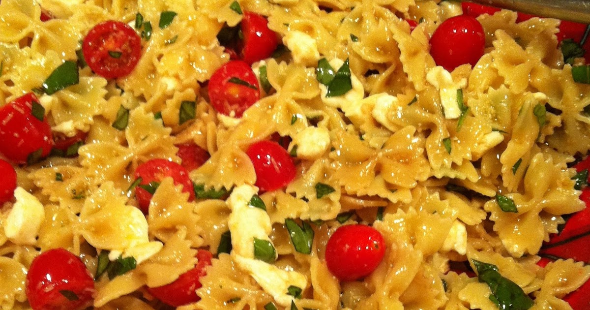 David Doesn't Bake: Basil, Tomato, and Mozzarella Pasta
