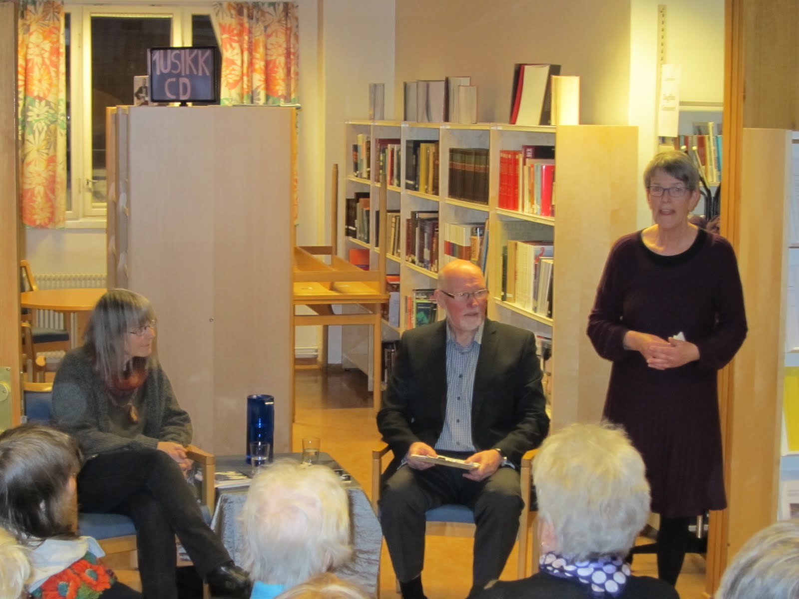 Elverum bibliotek: Godt oppmøte på forfatterkveld