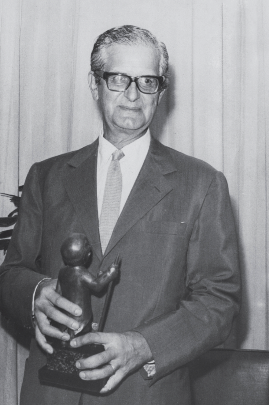 Diplomatizzando: Caio Prado Jr, em 1967, ou seria em 2016?: excertos de ...