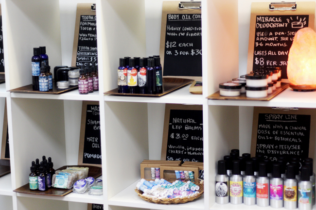 DIY Boutique Shop or Outdoor Market Chalkboard Clipboard Signage: 2 Steps