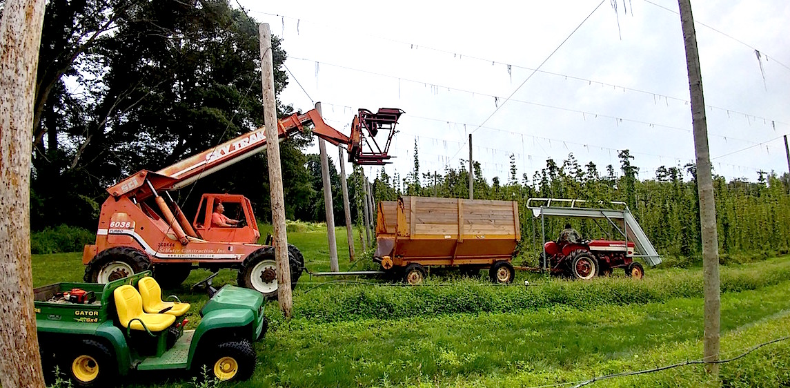 Oshkosh Beer: The Beer Here: Farm Fresh Pale Ale from Bare Bones