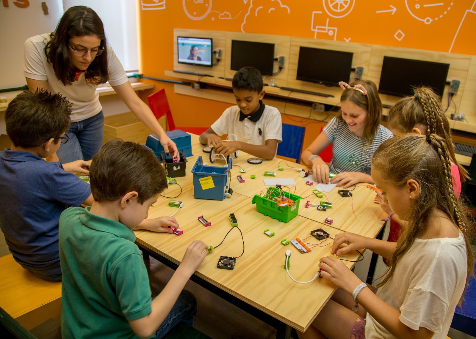 Mind Makers – o melhor da aprendizagem CODE e MAKER – Camila Porta Campos