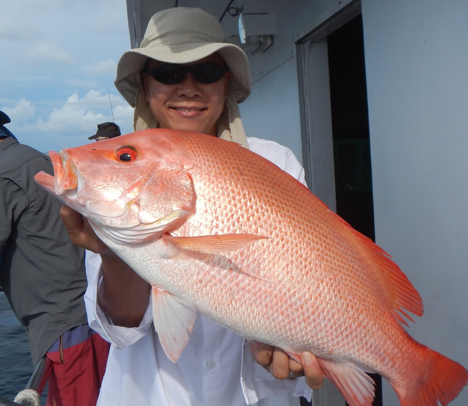 Glen's Fishing Adventures: Kuching Sea Wonder Trip #1 - Tenggiri Jackpot!