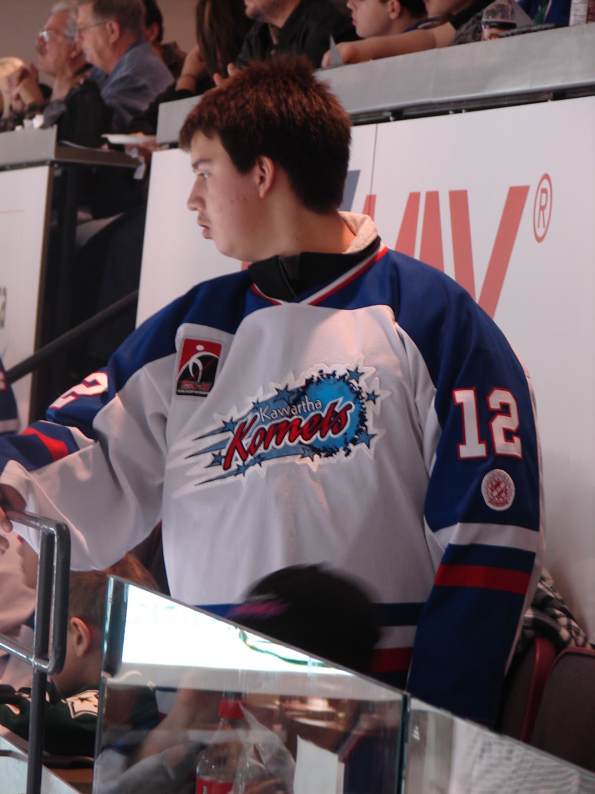 Kawartha Komets: Komets in Skybox at Petes Game