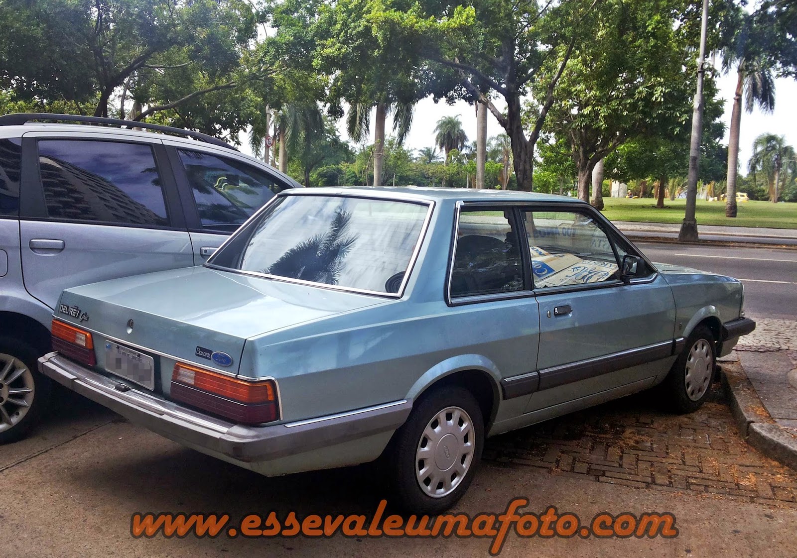 Registros Automotivos do Cotidiano: Ford Del Rey Ghia 2 Portas 1988