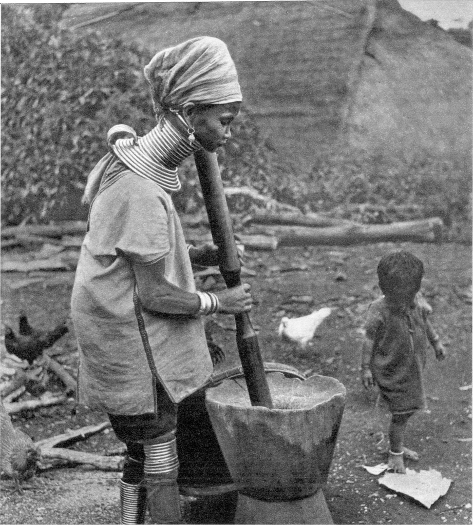 Kayan People: Incredible Vintage Photos of “Giraffe Women” in the 1950s ...